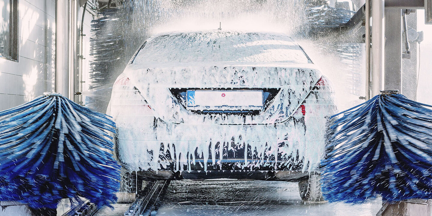 Osmose water in de hypermoderne wasstraat bij Carwash Van Veen